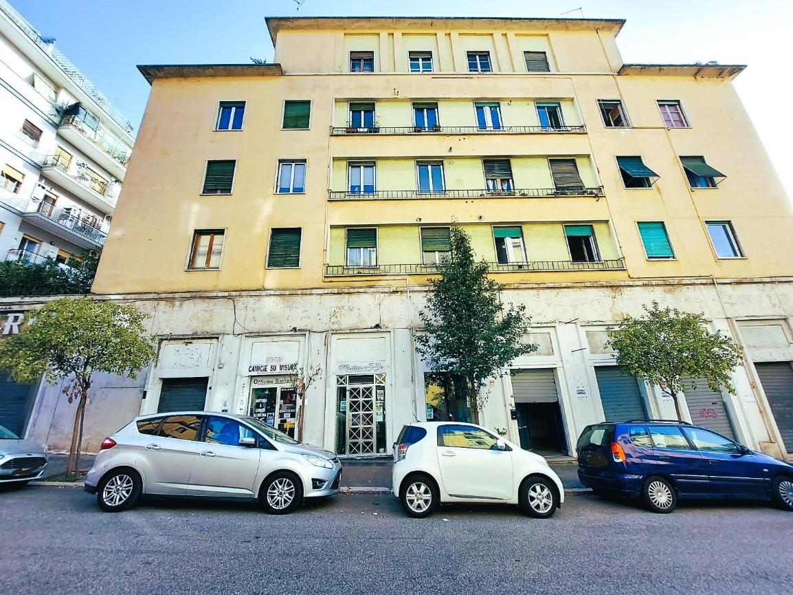 Negozio in affitto a Roma