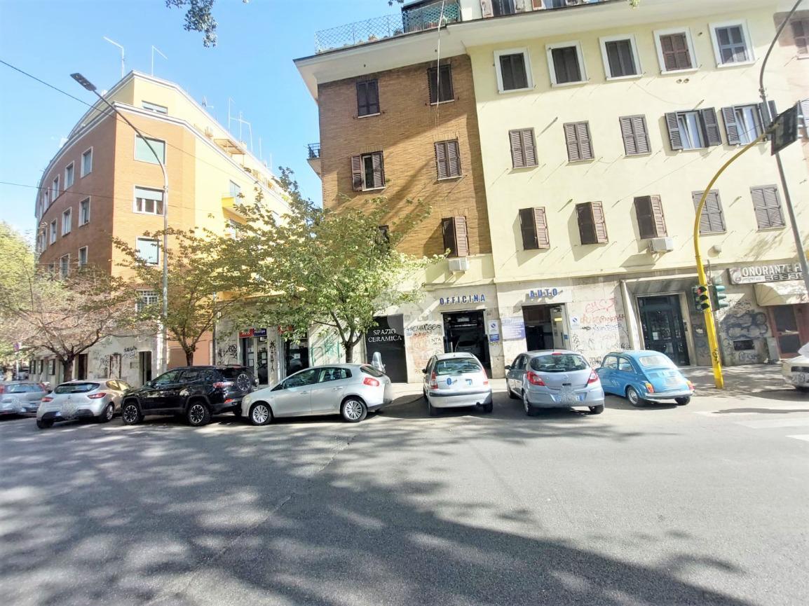 Negozio in affitto a Roma