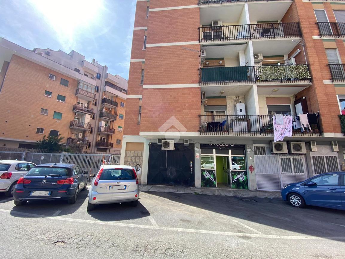 Negozio in affitto a Roma