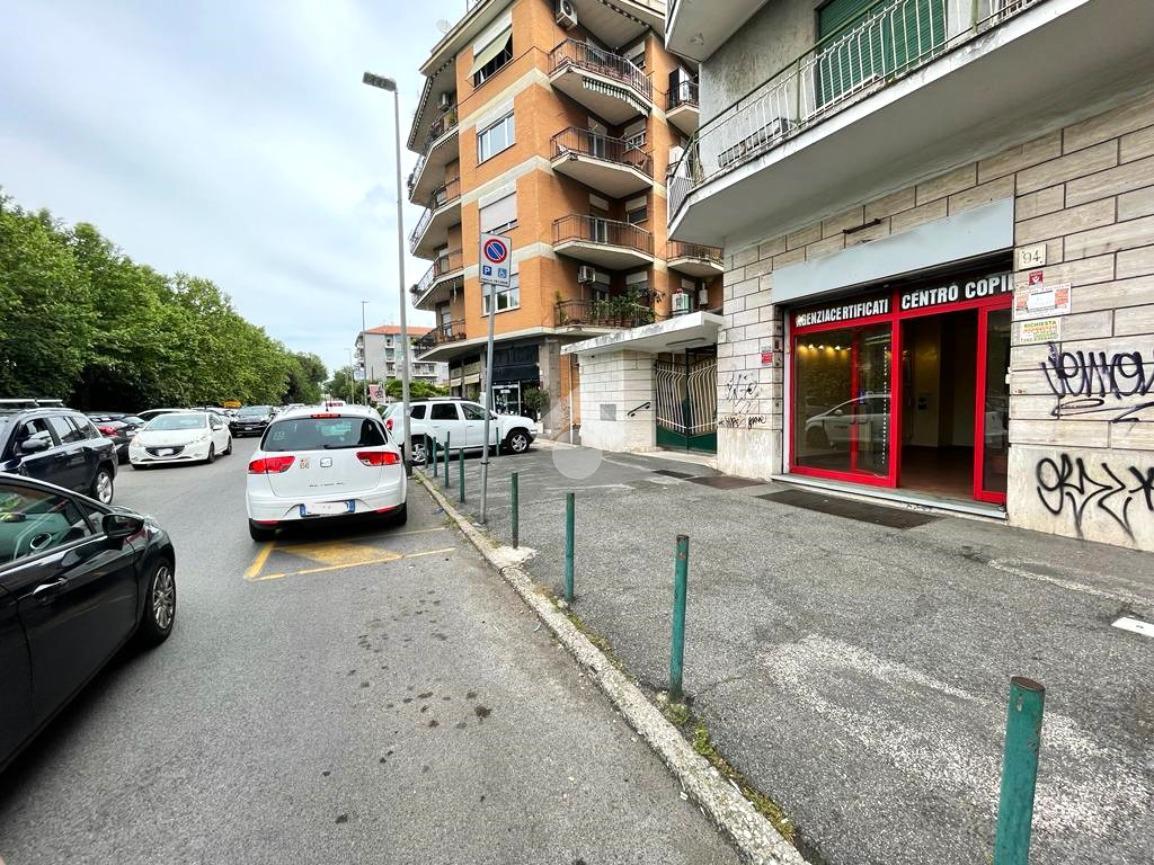 Negozio in affitto a Roma
