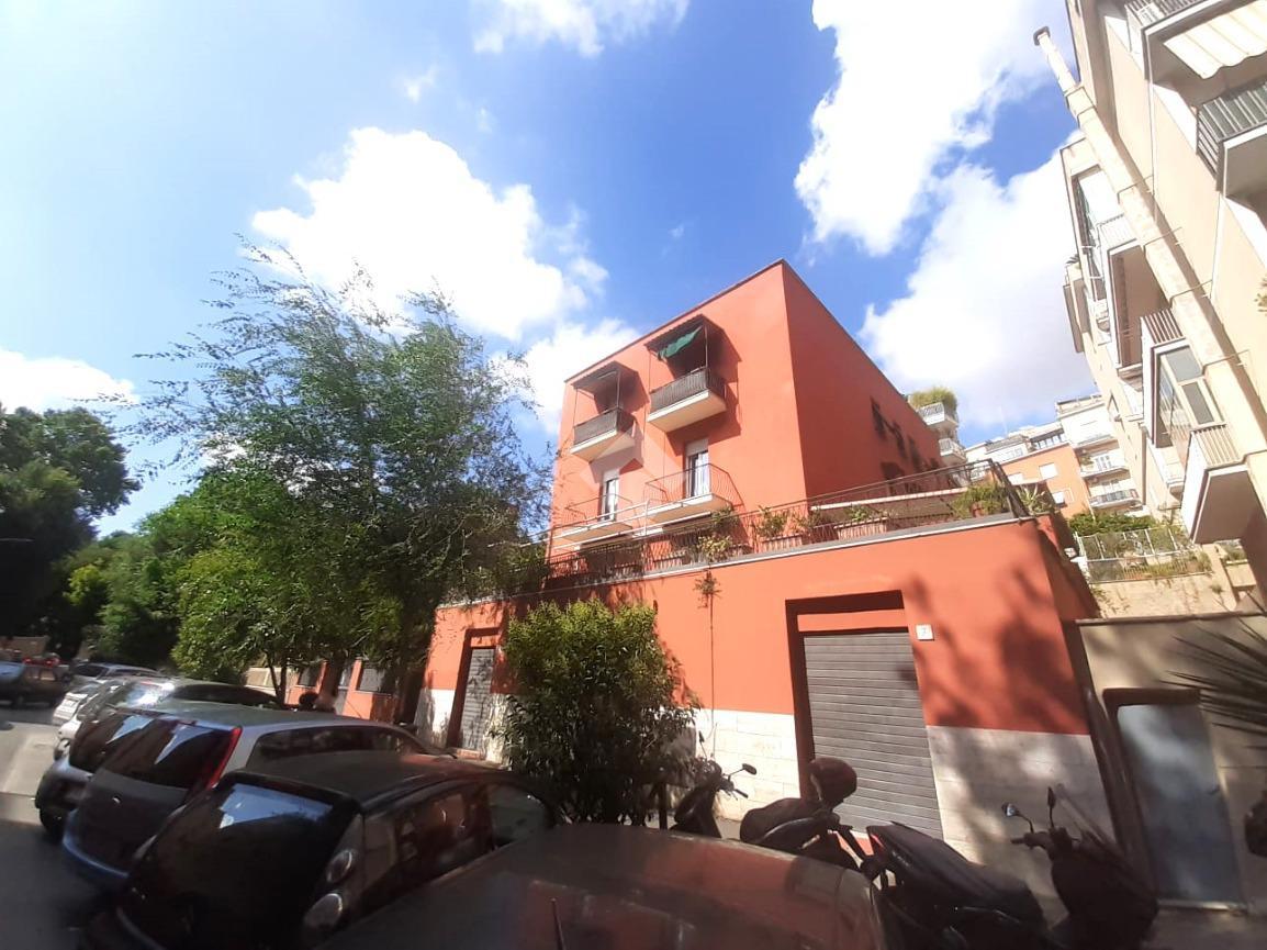 Negozio in affitto a Roma