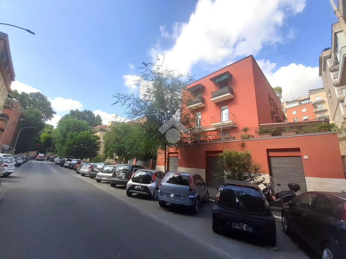 Negozio in affitto a Roma