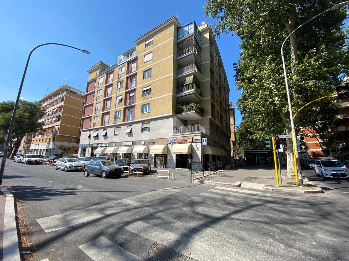 Negozio in affitto a Roma