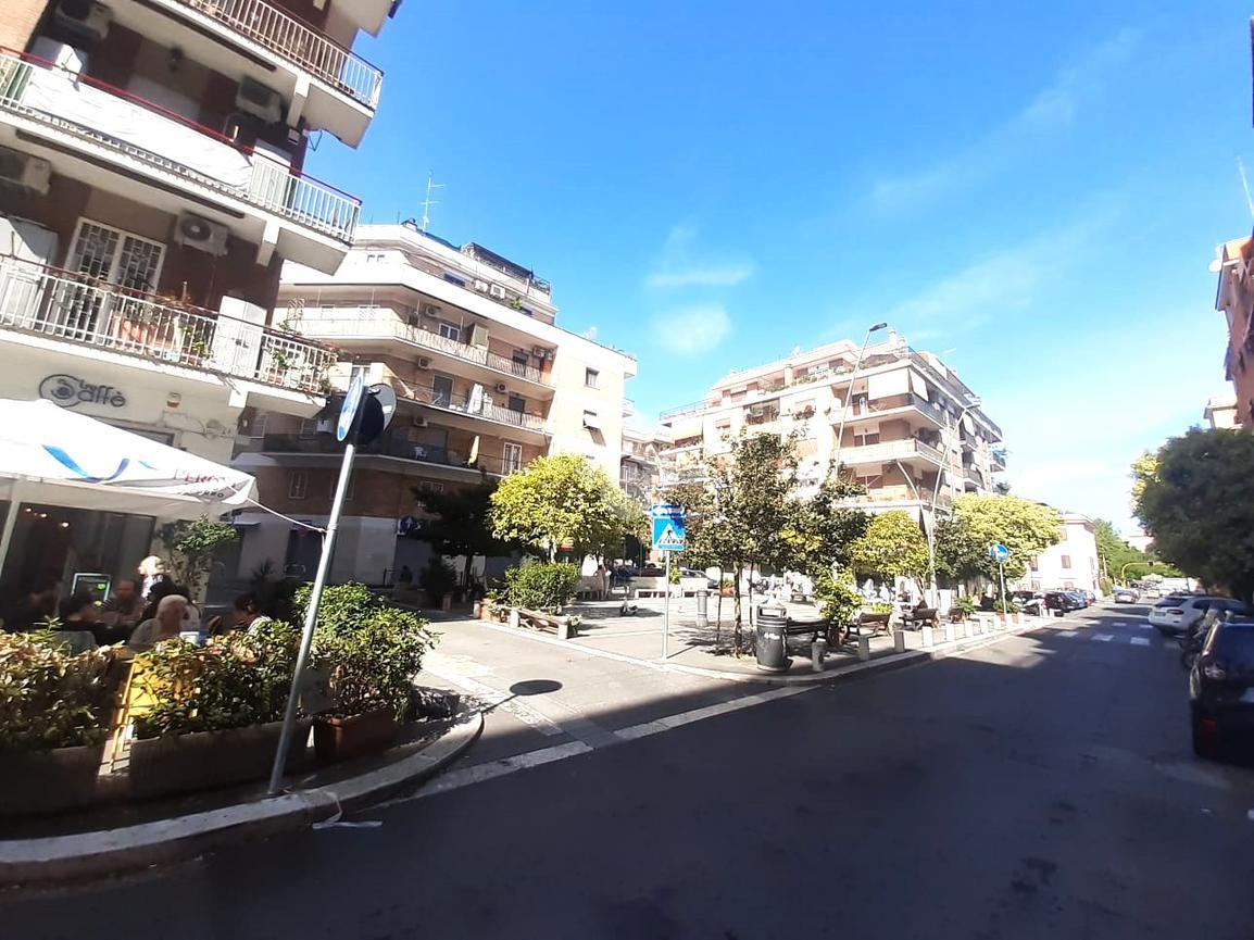 Negozio in affitto a Roma