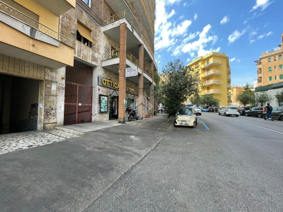 Negozio in affitto a Roma