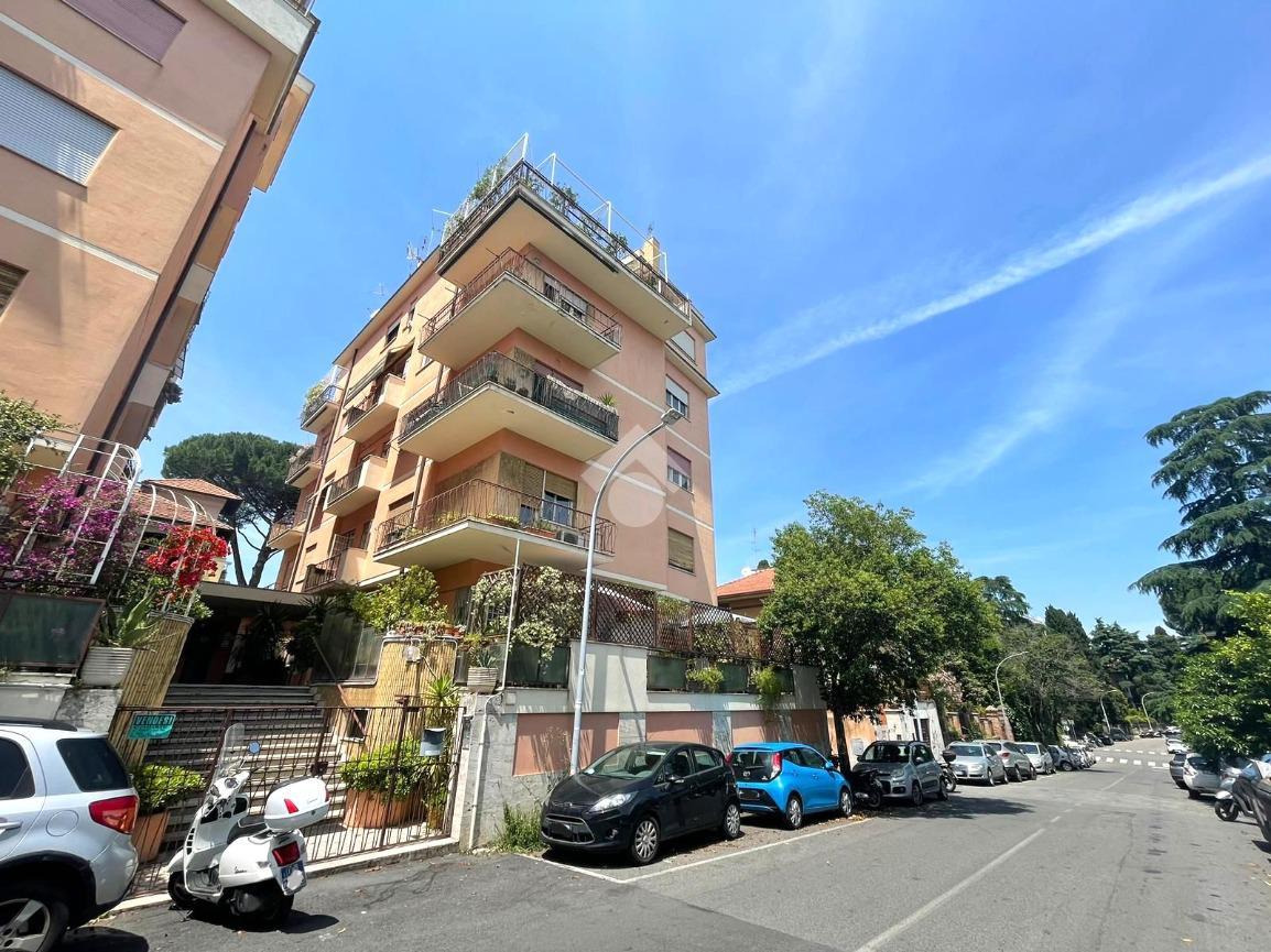 Negozio in affitto a Roma