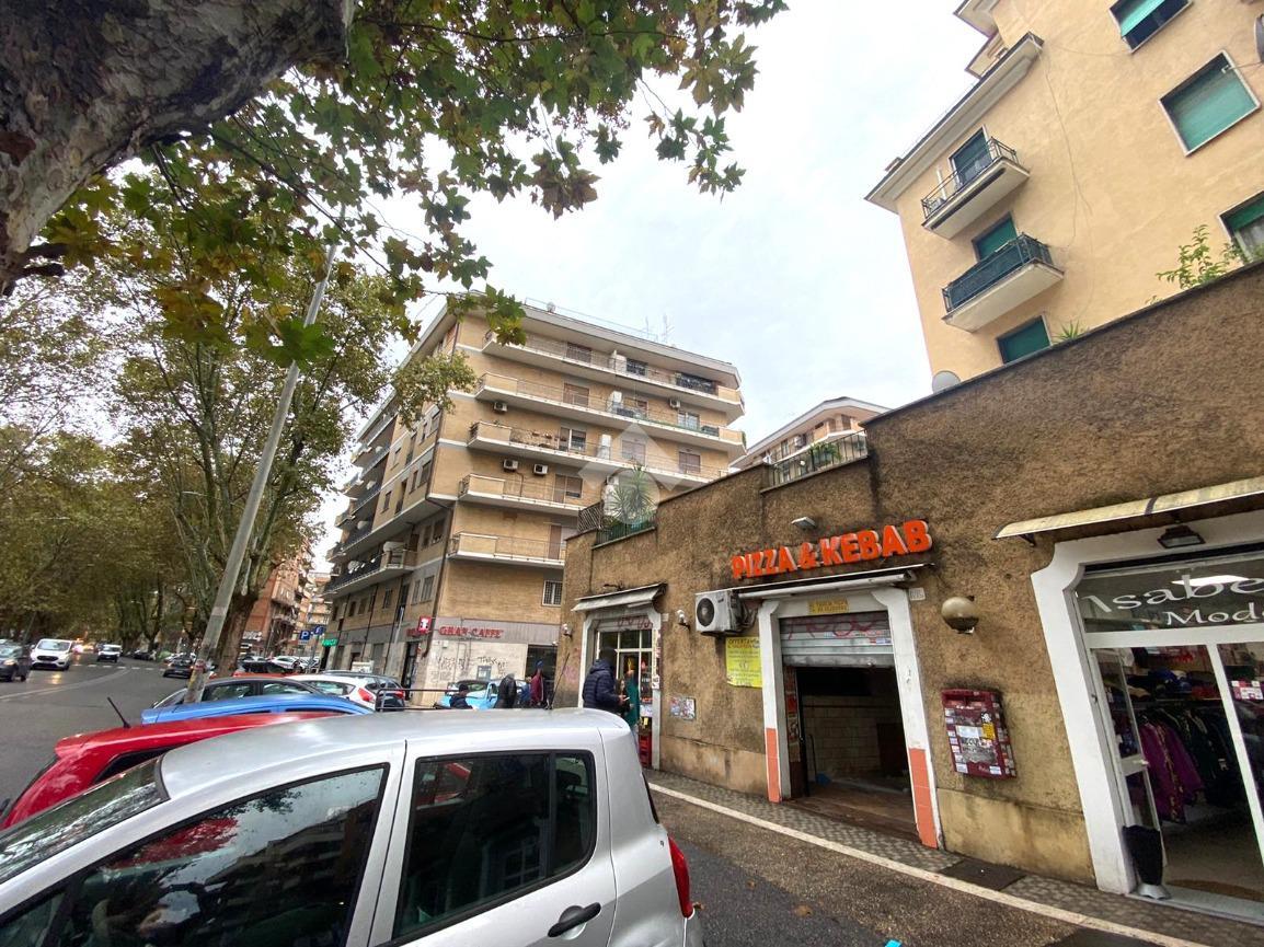 Negozio in affitto a Roma