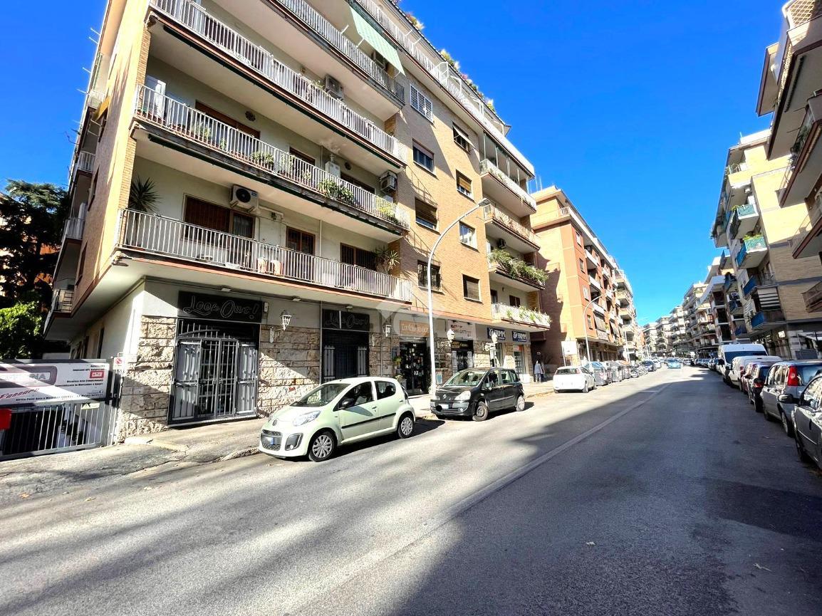 Negozio in affitto a Roma
