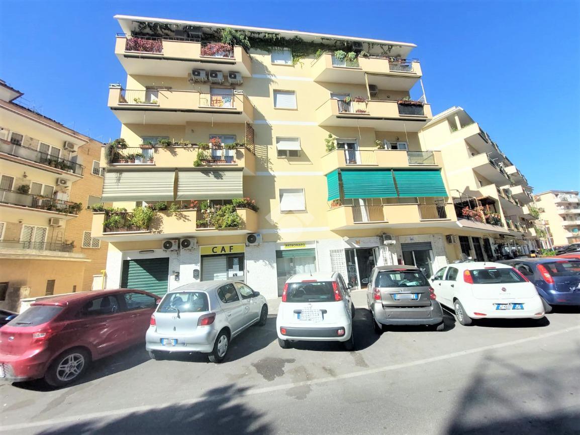 Negozio in affitto a Roma