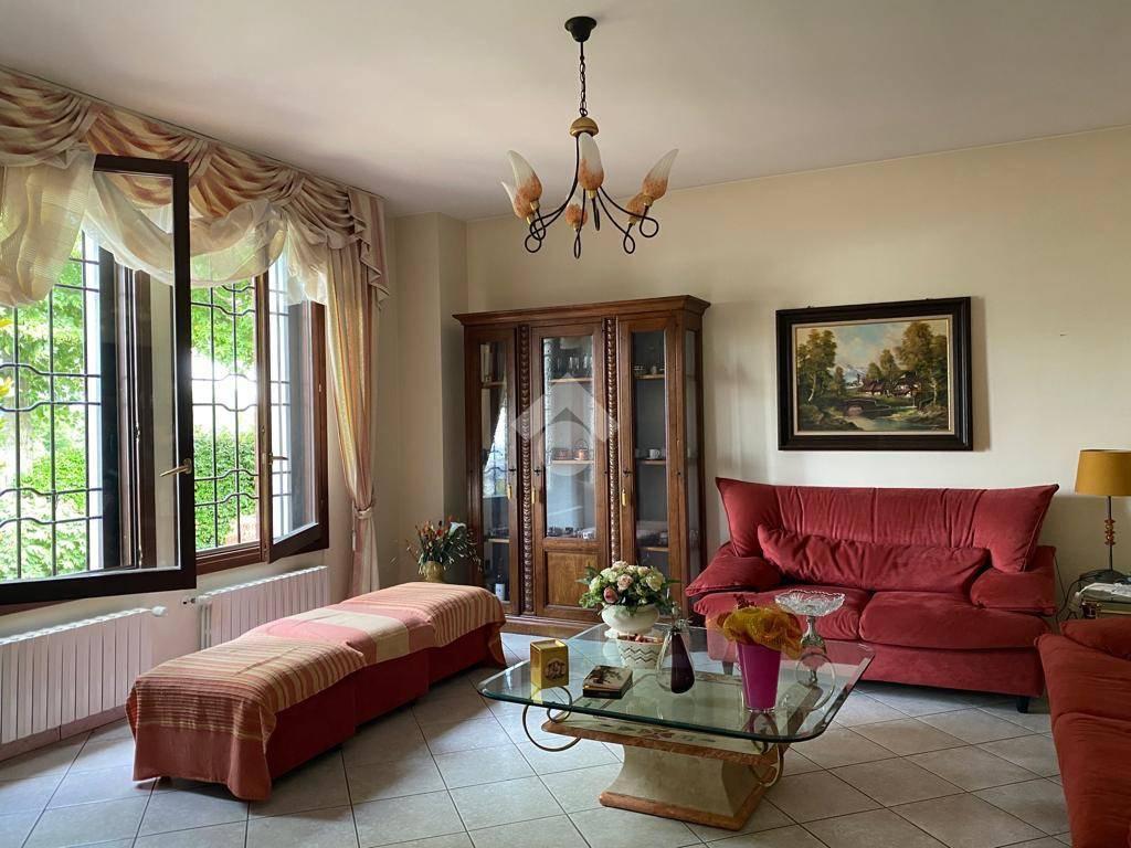 Villa in vendita a Santarcangelo Di Romagna