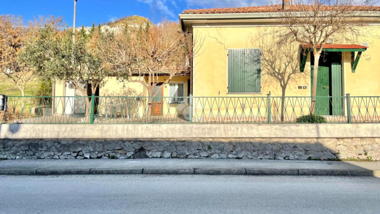 Villa in vendita a Borghi