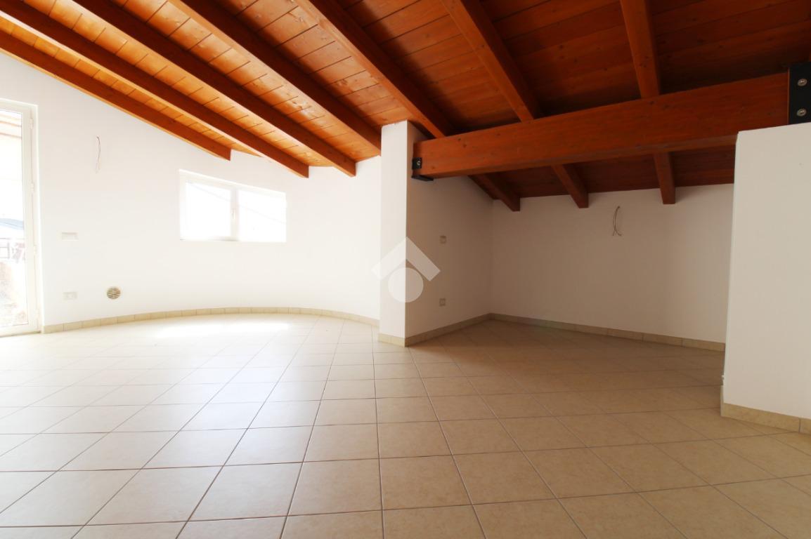 Appartamento in vendita a Bellante