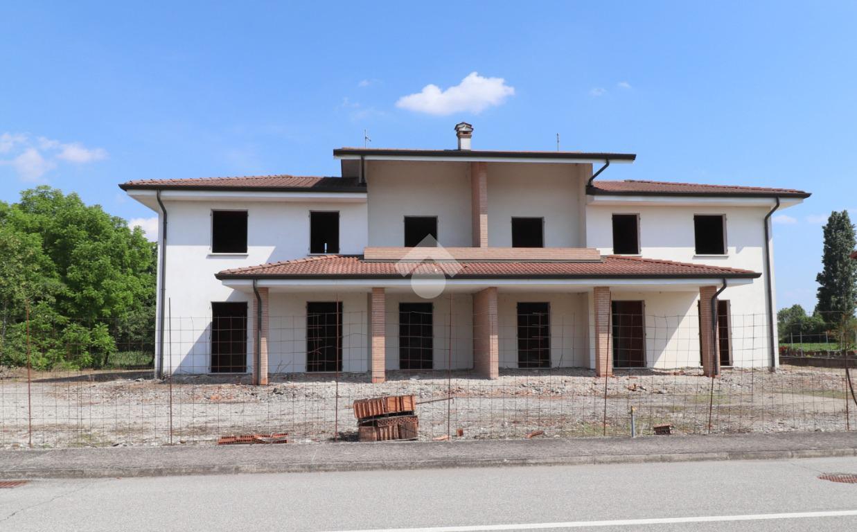 Villa in vendita a Goito