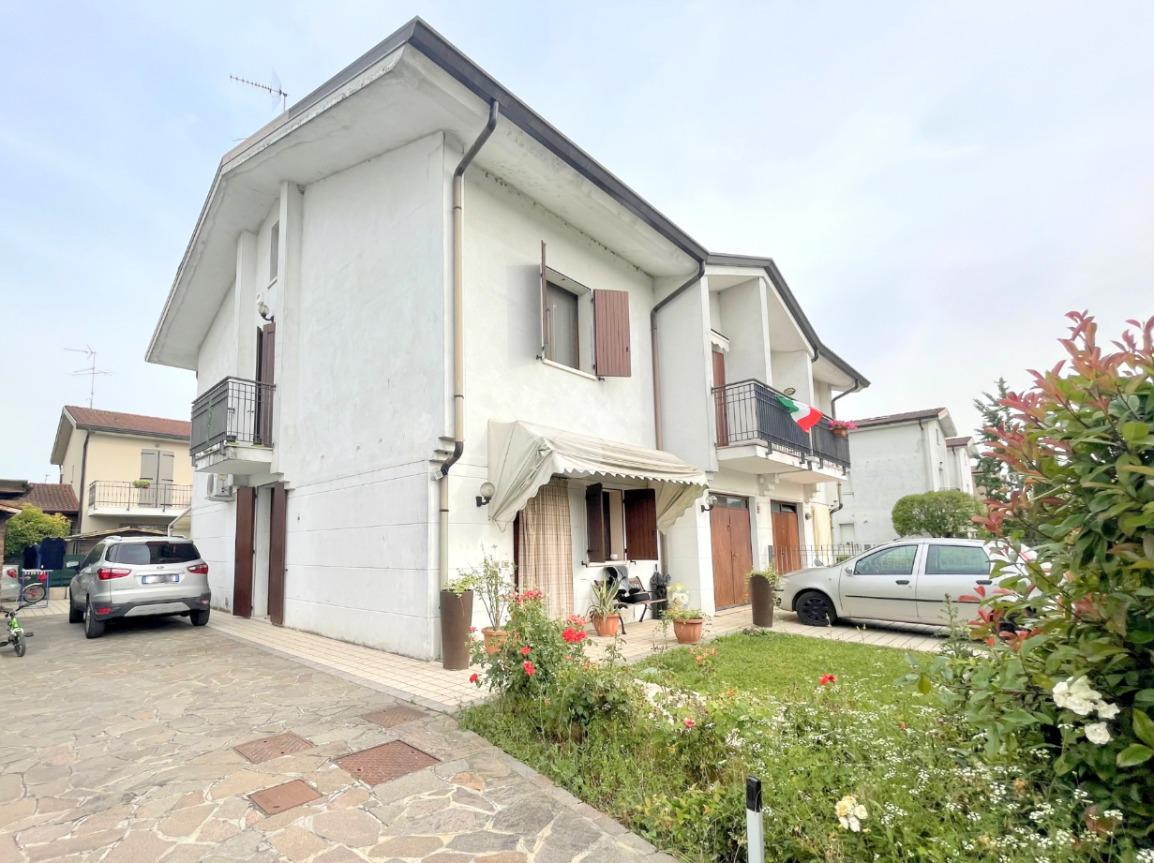 Villa in vendita a Ceresara