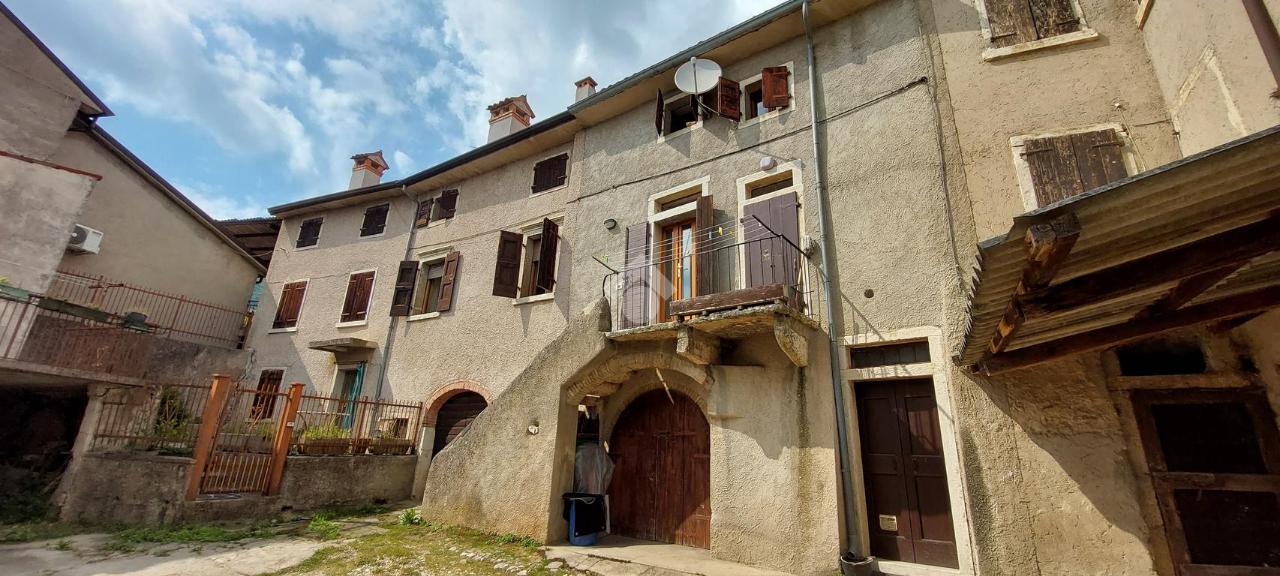 Rustico in vendita a Caprino Veronese