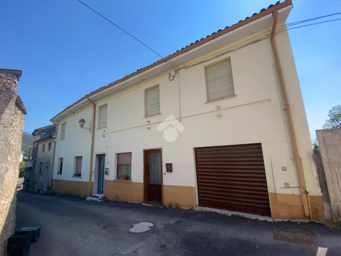 Quadrilocale in Via Platano, Caprino Veronese