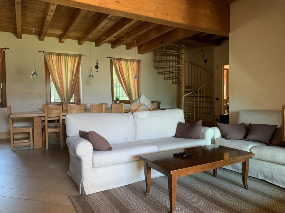 Casa indipendente in vendita a Cologne