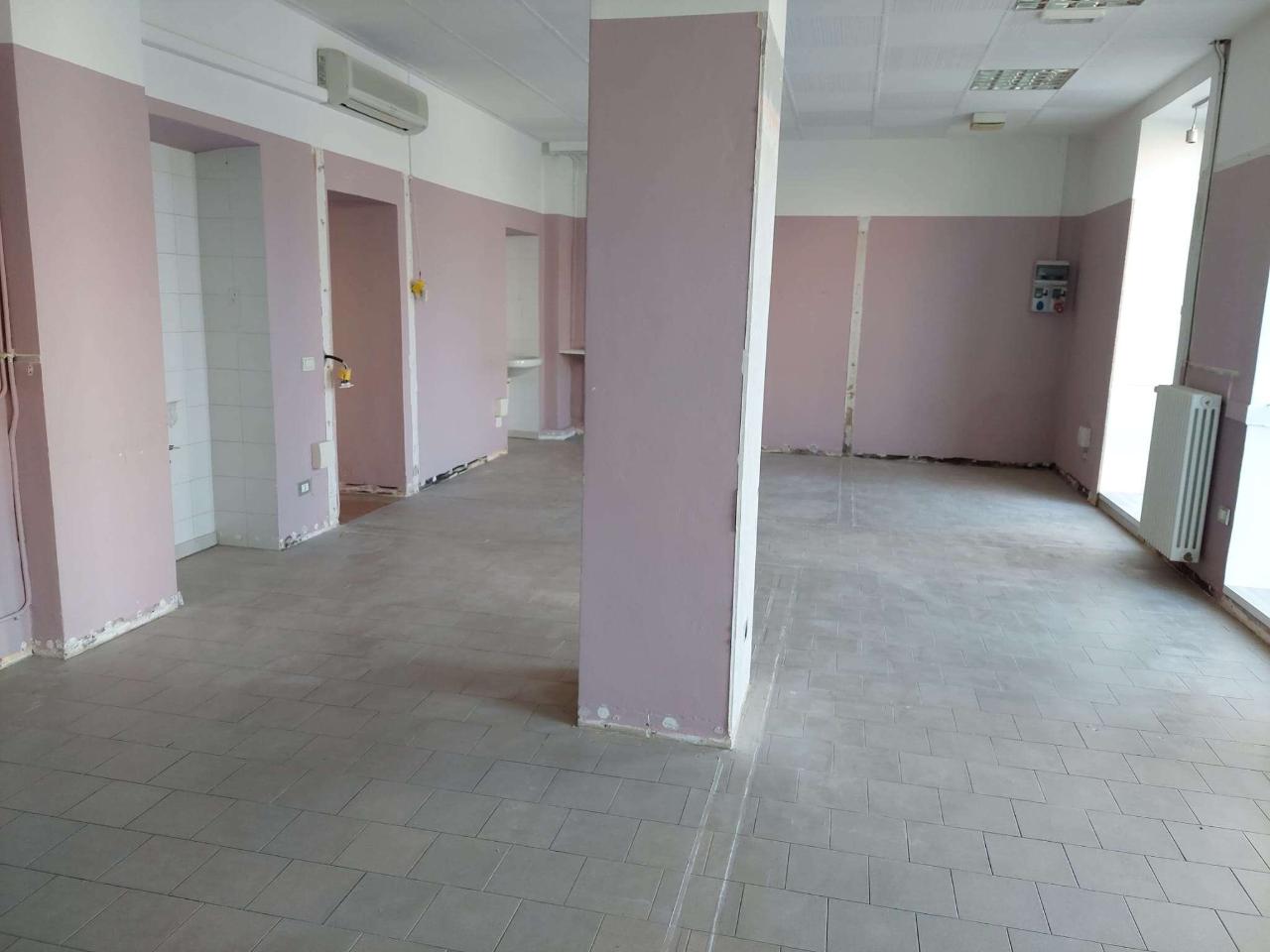 Negozio in affitto a Cadorago