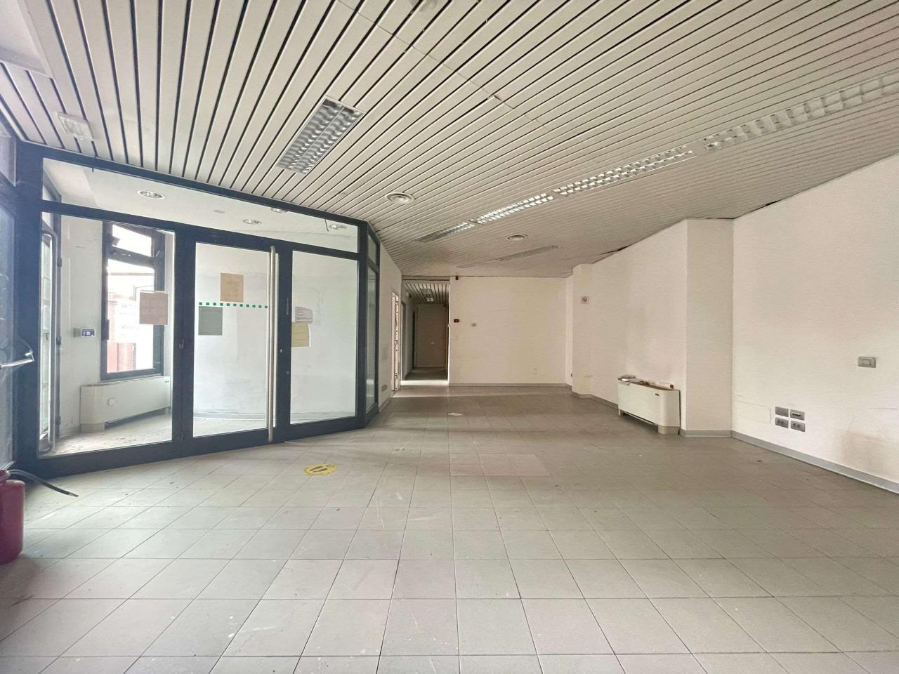 Ufficio in vendita a Guanzate