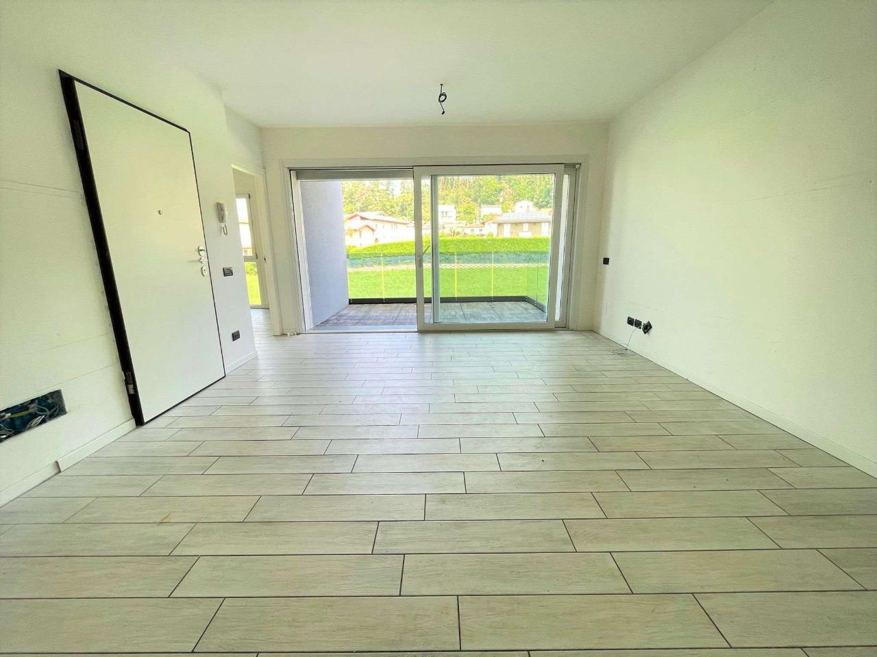 Appartamento in vendita a Oltrona Di San Mamette