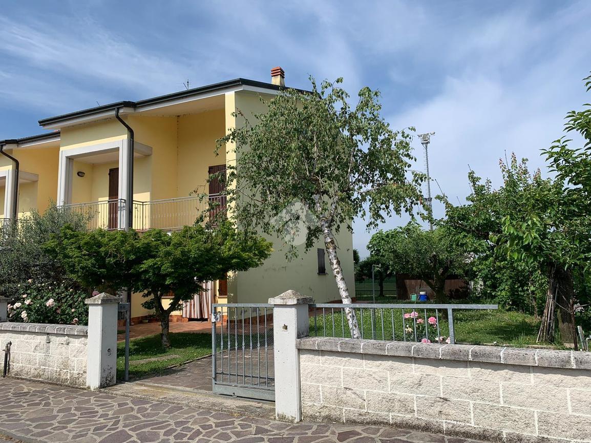 Villa in vendita a Suzzara
