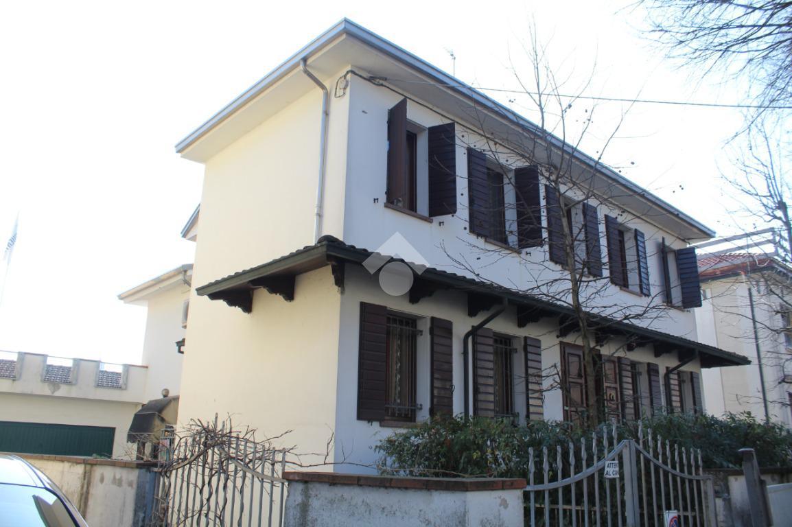 Villa in vendita a Suzzara