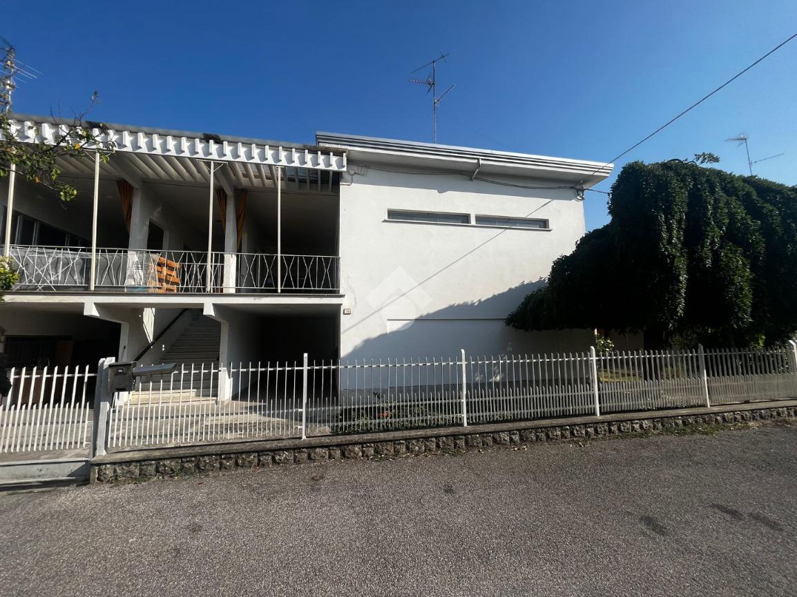 Villa in vendita a Suzzara