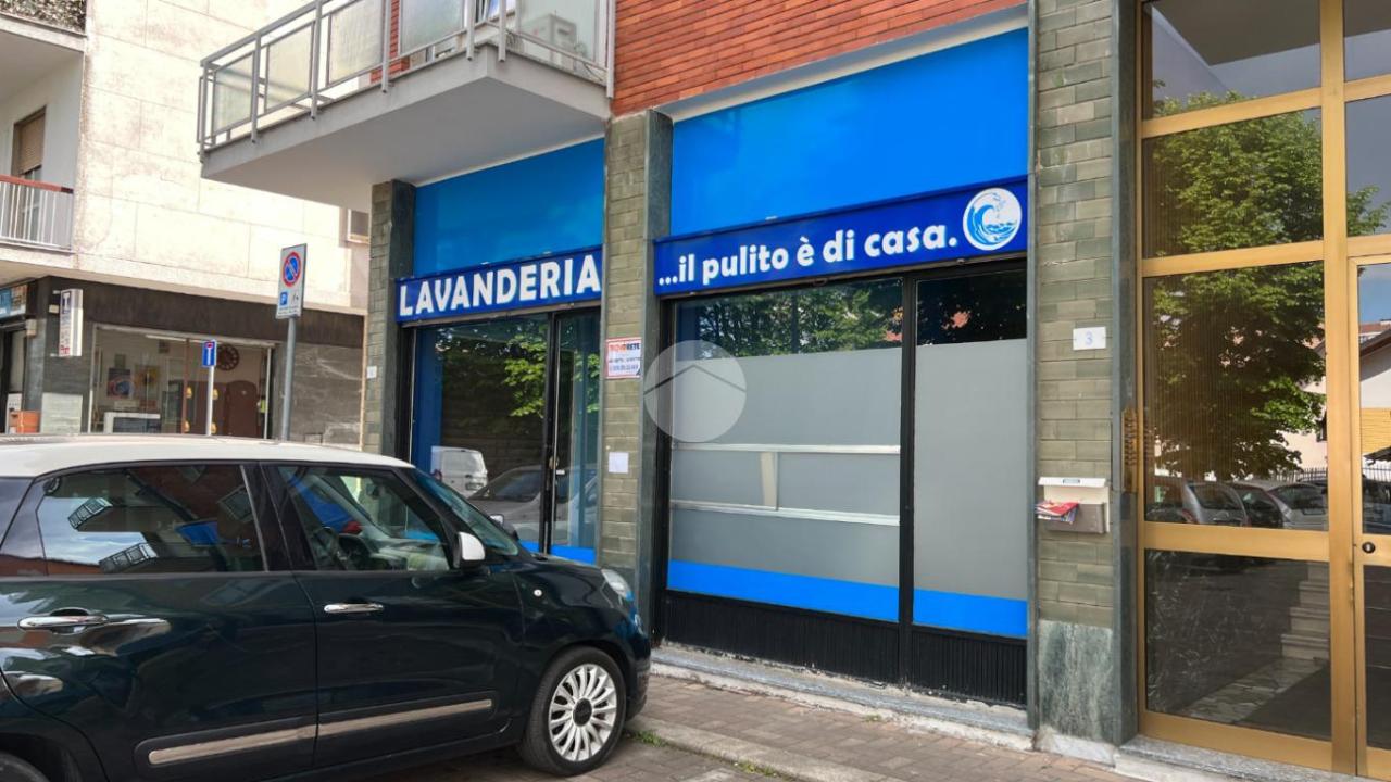 Negozio in affitto a Beinasco
