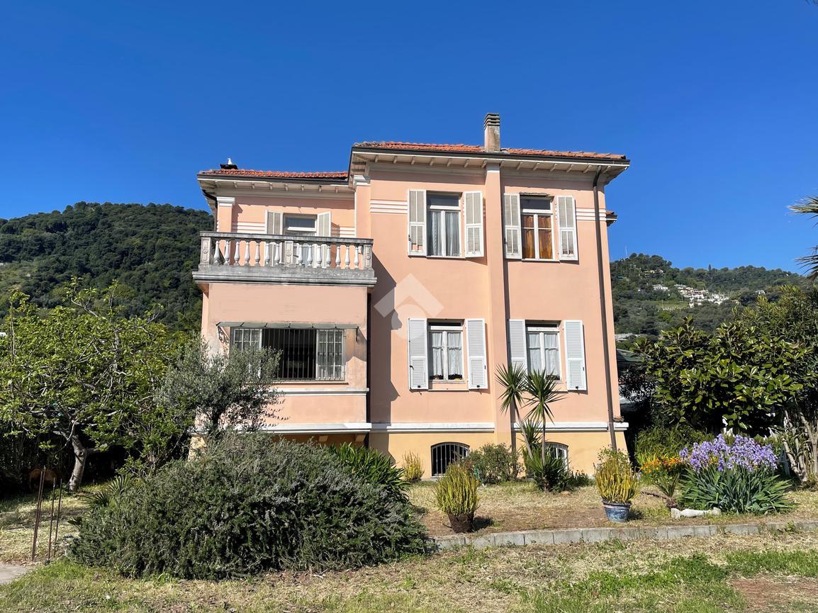 Villa in Via Braie 364, Camporosso