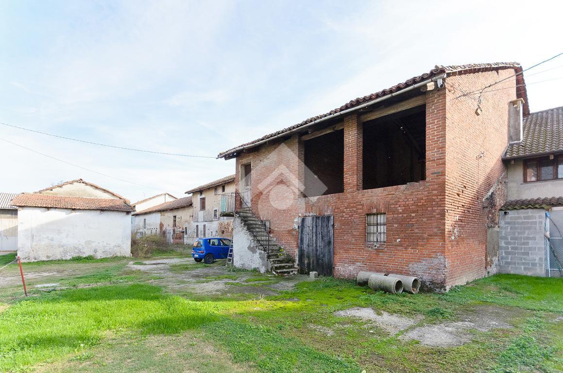 Rustico in vendita a Riva Presso Chieri