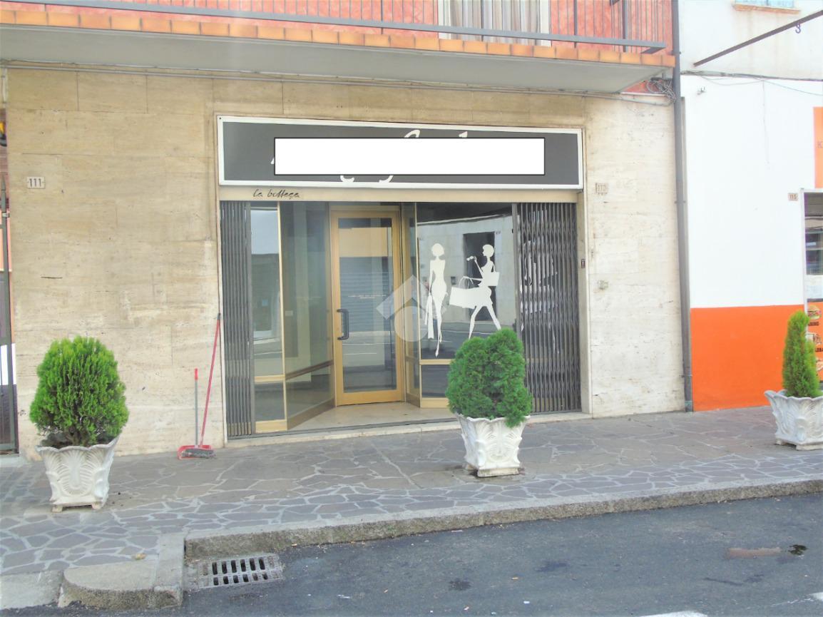 Negozio in affitto a Bagnolo Mella