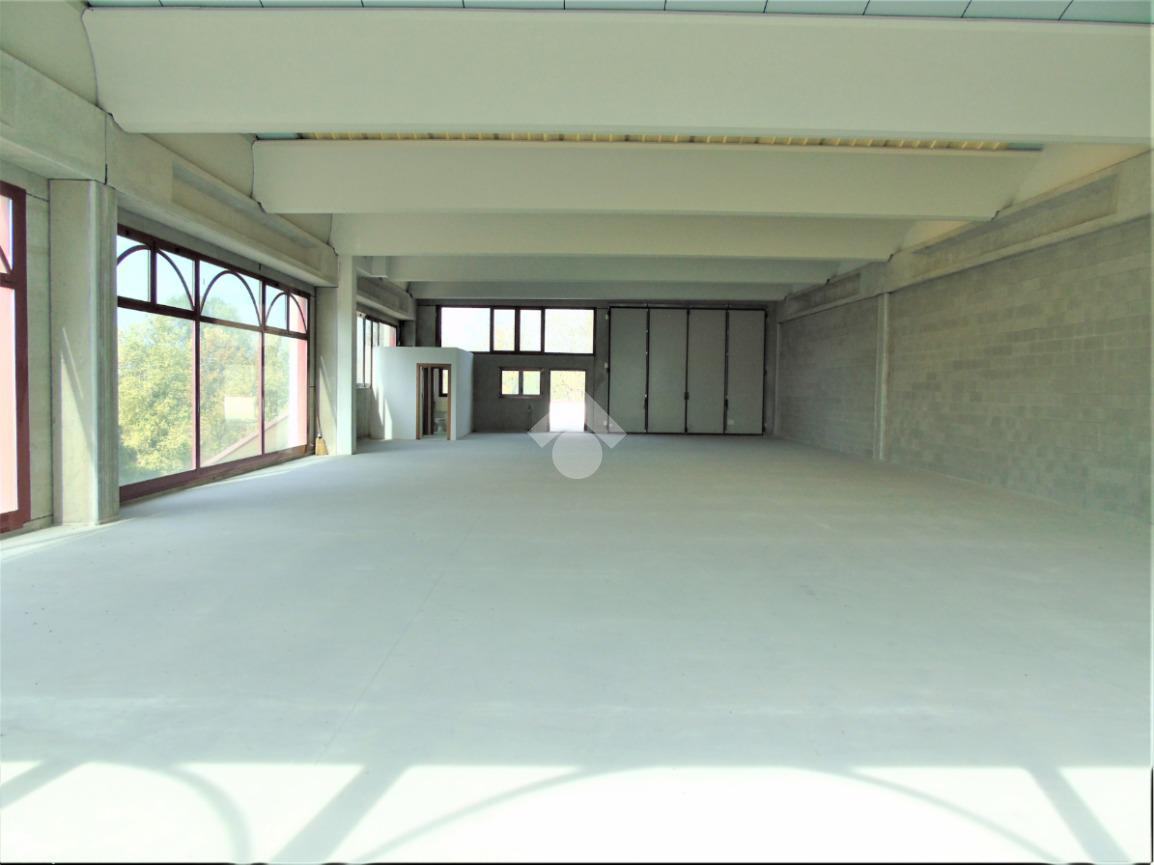 Capannone in affitto a San Zeno Naviglio