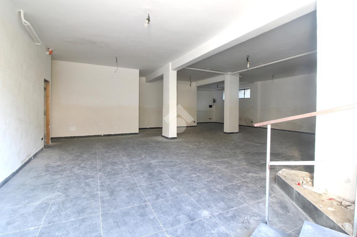 Negozio in affitto a Marano Di Napoli