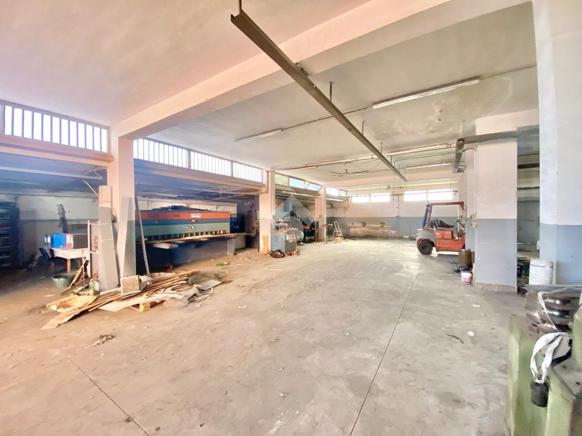 Capannone in vendita a Calvizzano