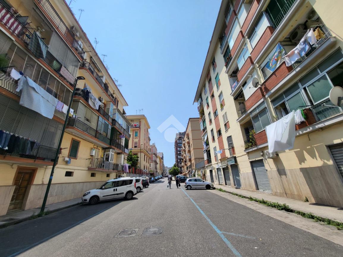 Negozio in vendita a Napoli