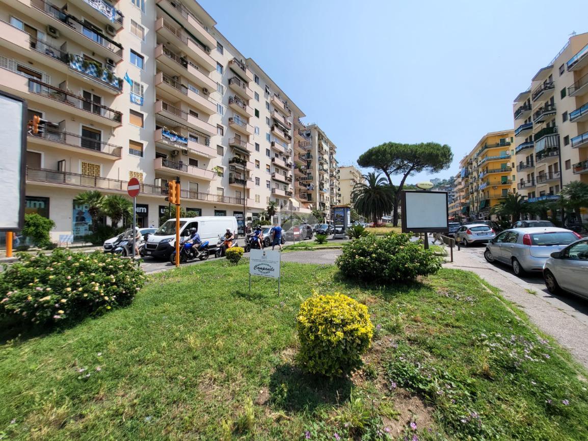 Negozio in vendita a Napoli