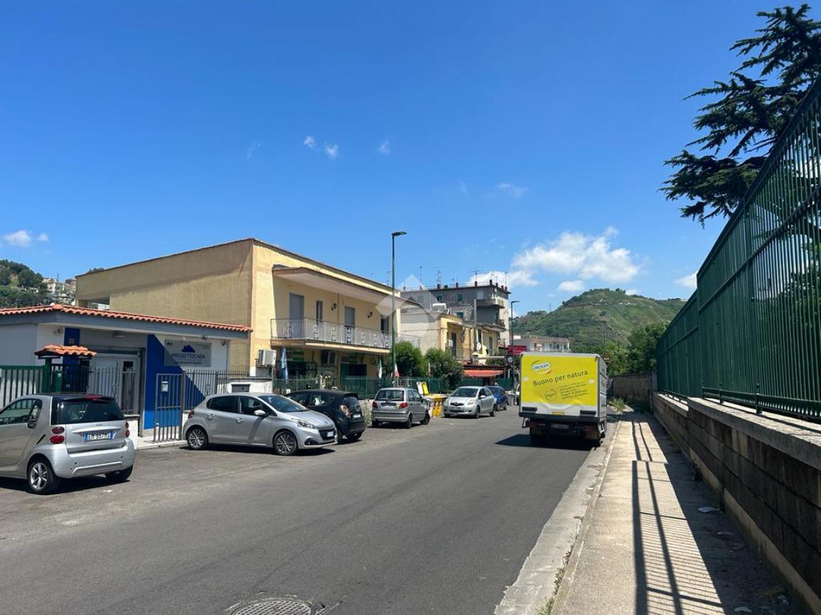 Negozio in vendita a Napoli