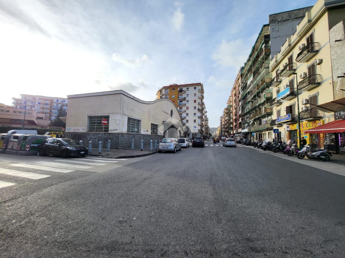 Negozio in vendita a Napoli