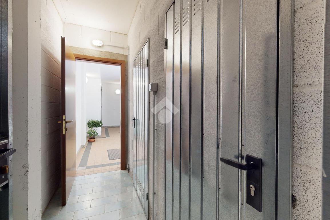 Magazzino in vendita a Cento