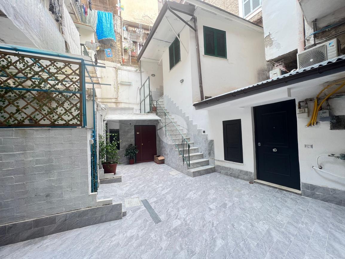 Appartamento in vendita a Napoli