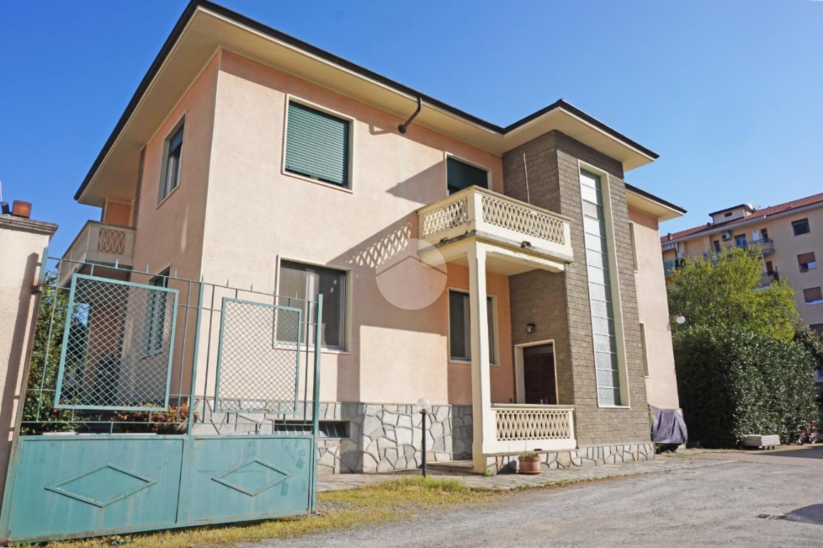 Villa in vendita a Pinerolo