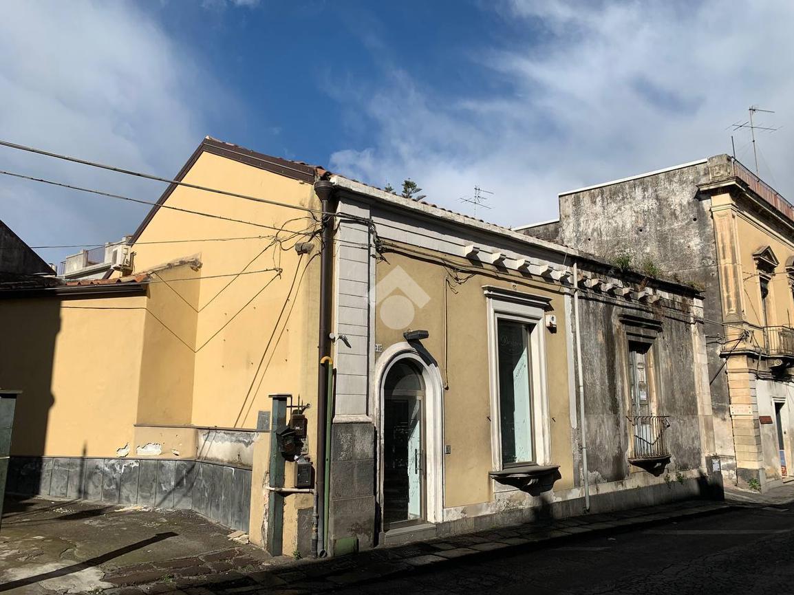 Negozio in vendita a Giarre
