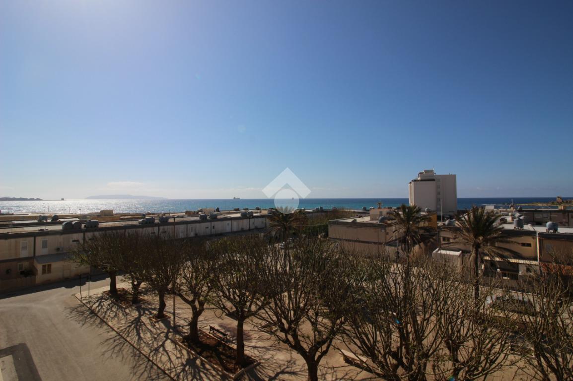 Trilocale in Via Tenente Raffaele Augugliaro 15, Trapani