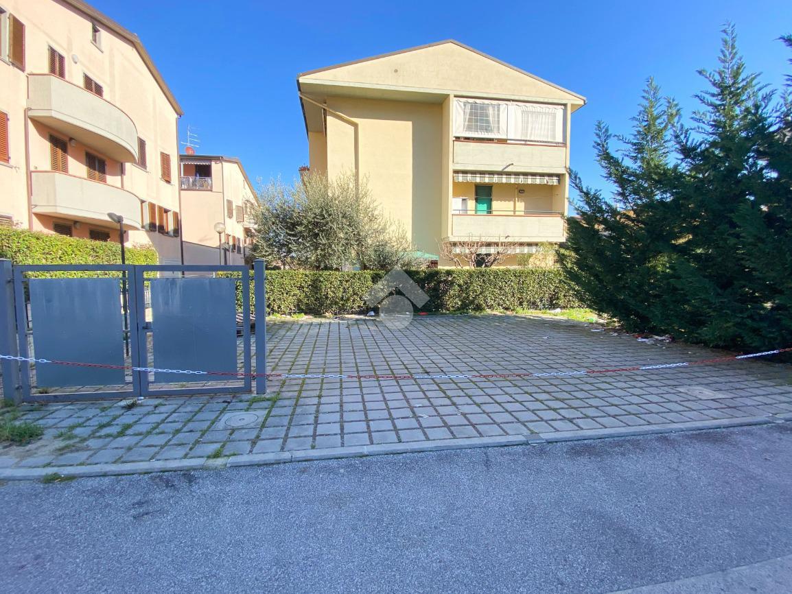 Box in vendita a Campi Bisenzio
