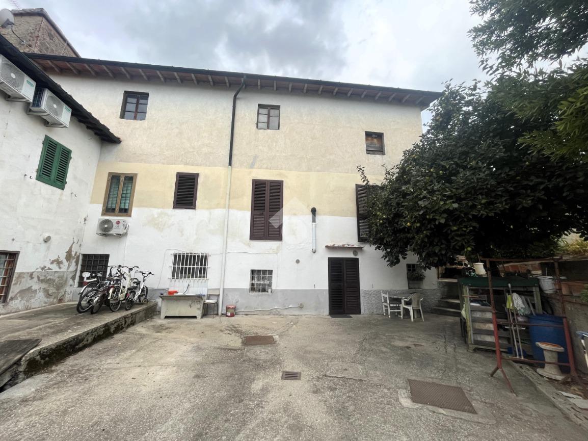 Casa indipendente in vendita a Campi Bisenzio