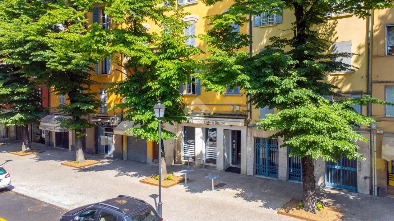 Negozio in vendita a Reggio Emilia