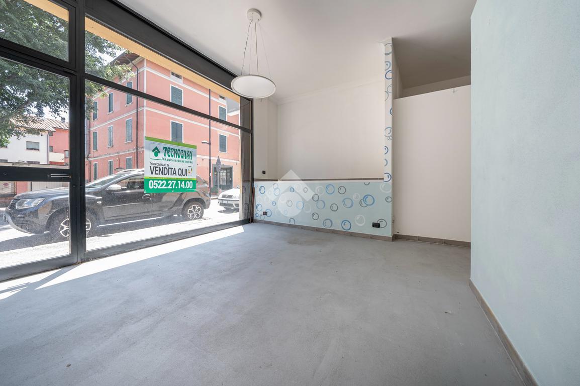 Negozio in vendita a Reggio Emilia