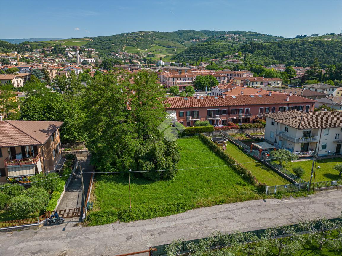 Terreno agricolo in vendita a Sant'Ambrogio Di Valpolicella