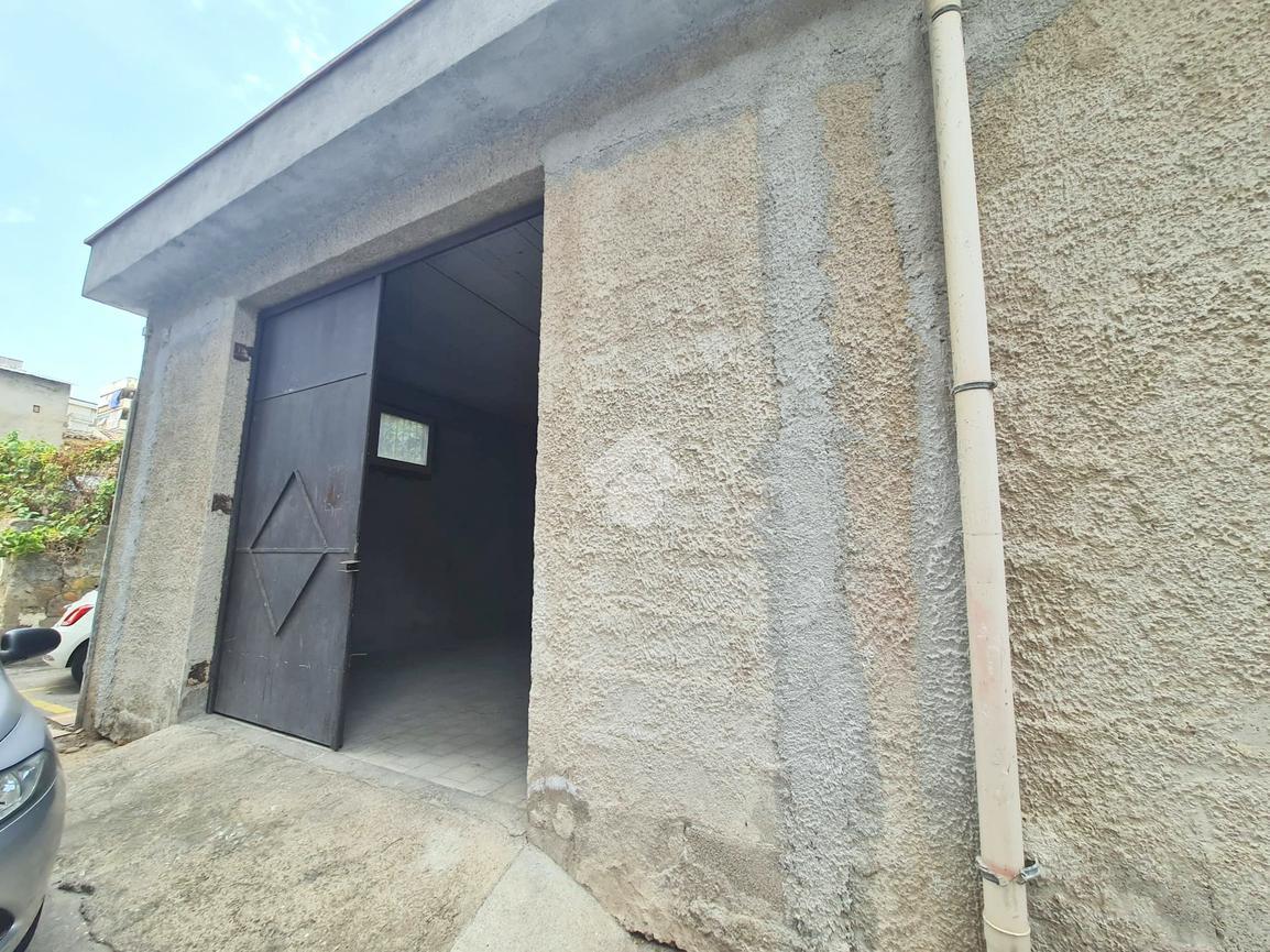 Magazzino in vendita a Palermo