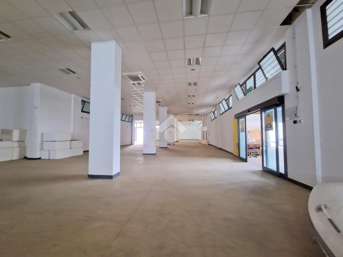 Palazzina commerciale in affitto a Palermo